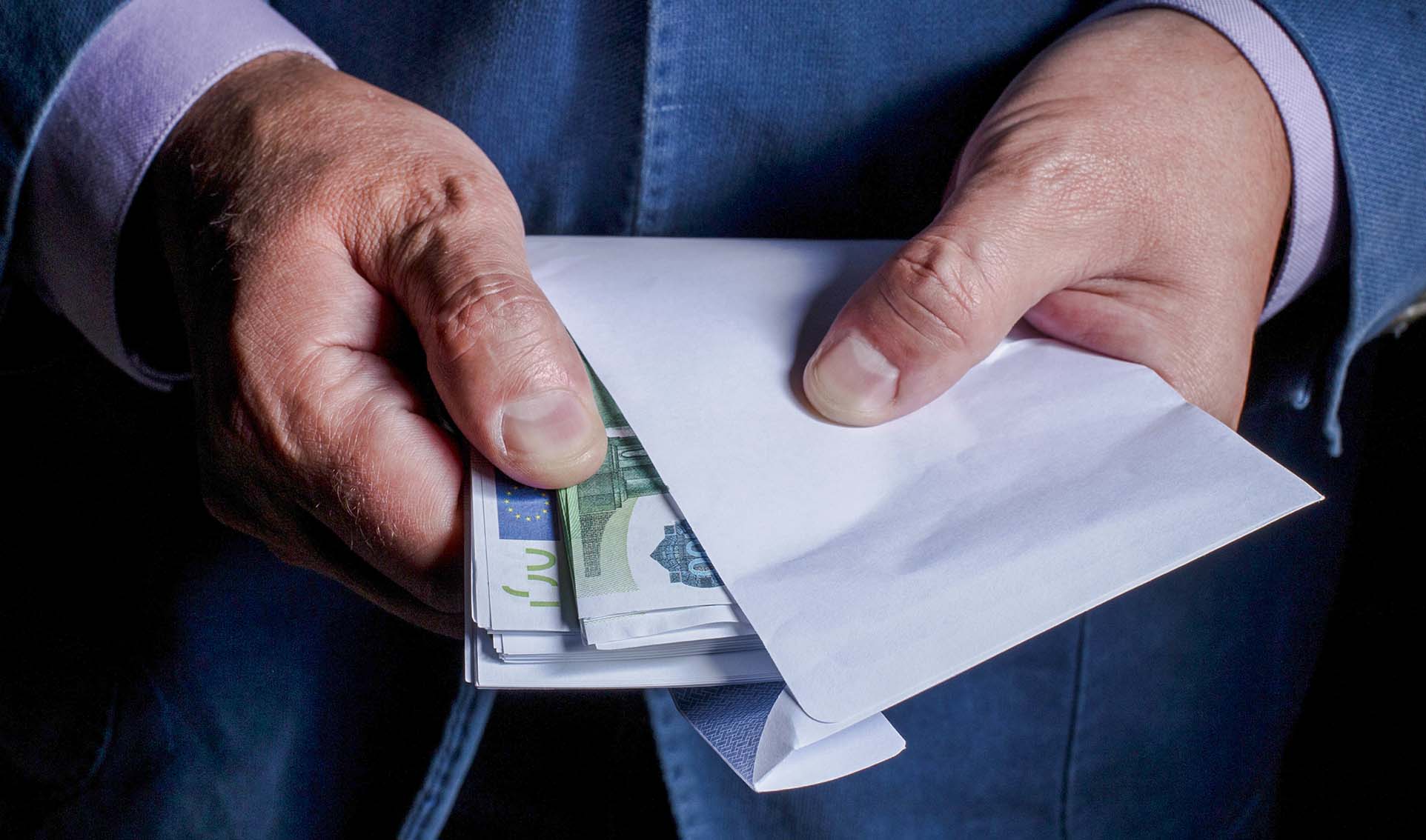 Fintech Focus: Fundamentals to Fight Fraud and Money Laundering | CSI